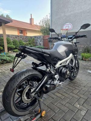 Yamaha MT 09 2014 in Prienai, with an engine capacity of 0.90 L and mileage of 32 thousand km for 4550 €, photo 8 on AUTOMOTO.COM.LV