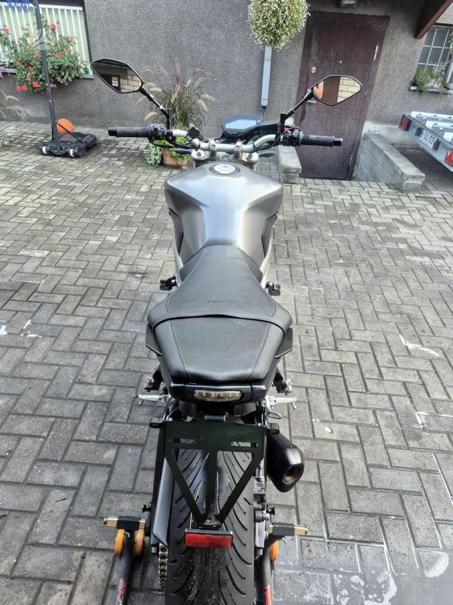 Yamaha MT 09 2014 in Prienai, with an engine capacity of 0.90 L and mileage of 32 thousand km for 4550 €, photo 10 on AUTOMOTO.COM.LV