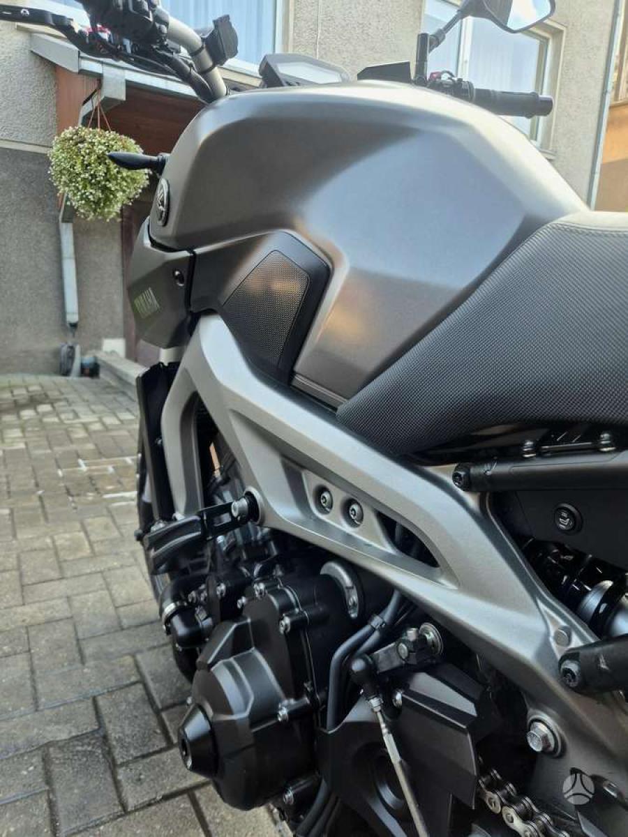 Yamaha MT 09 2014 in Prienai, with an engine capacity of 0.90 L and mileage of 32 thousand km for 4550 €, photo 16 on AUTOMOTO.COM.LV