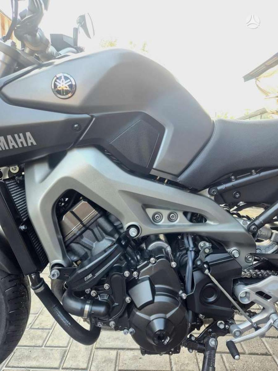 Yamaha MT 09 2014 in Prienai, with an engine capacity of 0.90 L and mileage of 32 thousand km for 4550 €, photo 18 on AUTOMOTO.COM.LV