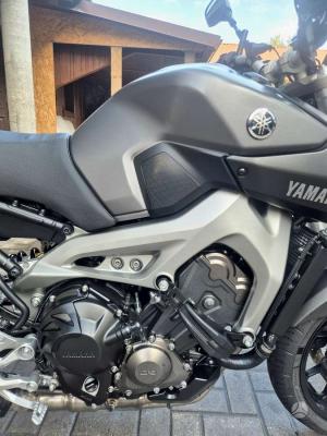Yamaha MT 09 2014 in Prienai, with an engine capacity of 0.90 L and mileage of 32 thousand km for 4550 €, photo 19 on AUTOMOTO.COM.LV