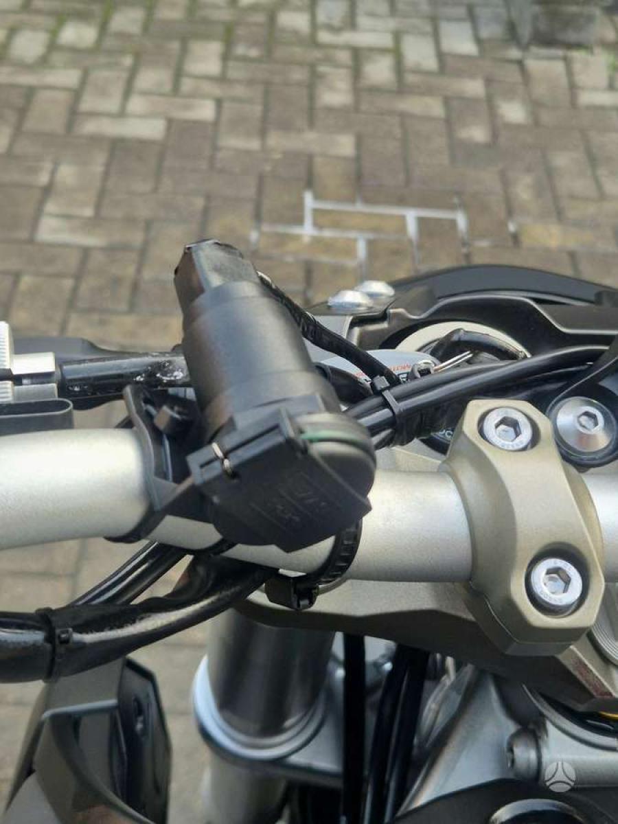 Yamaha MT 09 2014 in Prienai, with an engine capacity of 0.90 L and mileage of 32 thousand km for 4550 €, photo 26 on AUTOMOTO.COM.LV