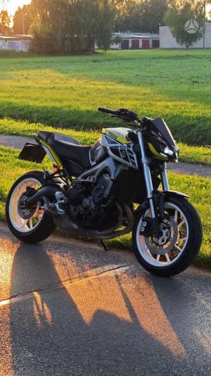 Yamaha MT 09 2015 Kupiškis, ar dzinēja tilpumu 0.89 L un nobraukumu 39 tūkst. km par 4500 €, foto  vietnē AUTOMOTO.COM.LV