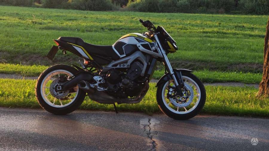 Yamaha MT 09 2015 Kupiškis, ar dzinēja tilpumu 0.89 L un nobraukumu 39 tūkst. km par 4500 €, foto 3 vietnē AUTOMOTO.COM.LV