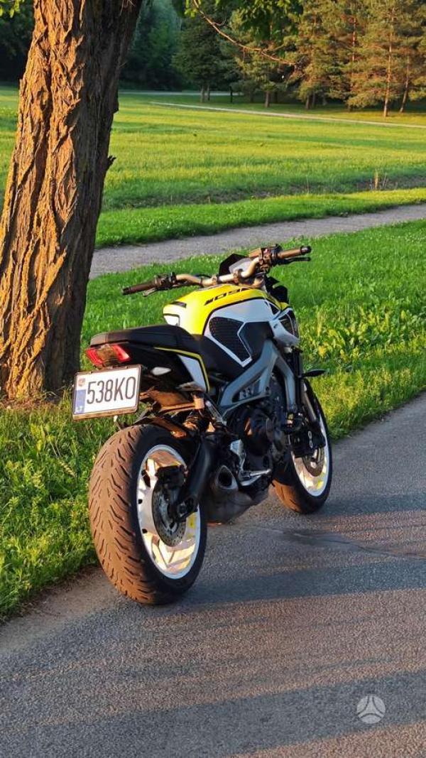 Yamaha MT 09 2015 in Kupiskis, with an engine capacity of 0.89 L and mileage of 39 thousand km for 4500 €, photo 3 on AUTOMOTO.COM.LV