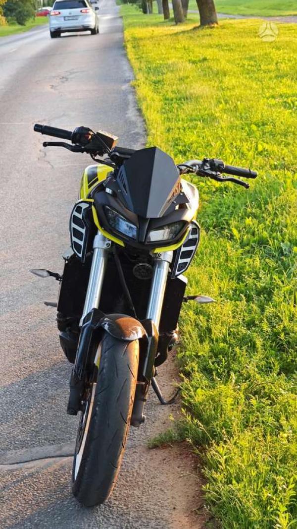 Yamaha MT 09 2015 in Kupiskis, with an engine capacity of 0.89 L and mileage of 39 thousand km for 4500 €, photo 8 on AUTOMOTO.COM.LV