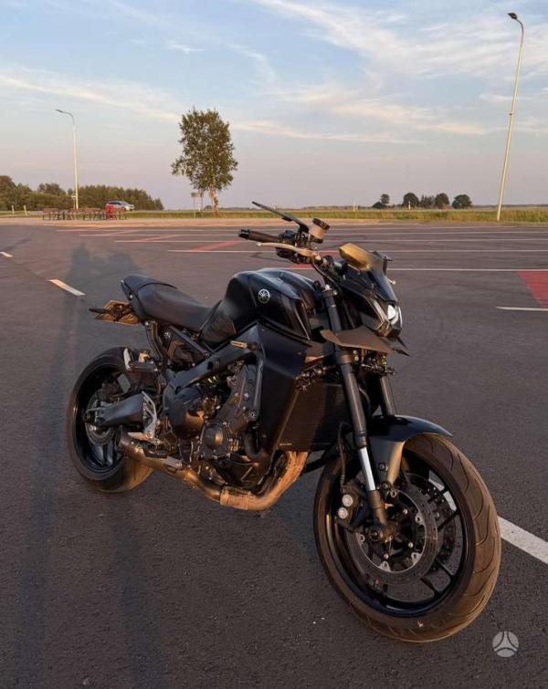 Yamaha MT 09 2021 in Plunge, with an engine capacity of 0.90 L and mileage of 30 thousand km for 6900 €, photo 4 on AUTOMOTO.COM.LV