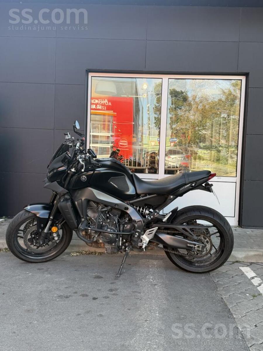 Yamaha MT 09 2022 in Riga, with an engine capacity of 0.90 L and mileage of 0 thousand km for 7700 €, photo 3 on AUTOMOTO.COM.LV