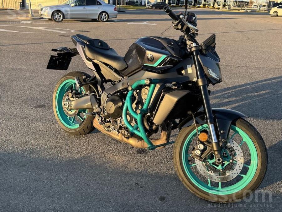 Yamaha MT 09 2024 in Riga, with an engine capacity of 0.90 L and mileage of 0 thousand km for 8990 €, photo 1 on AUTOMOTO.COM.LV