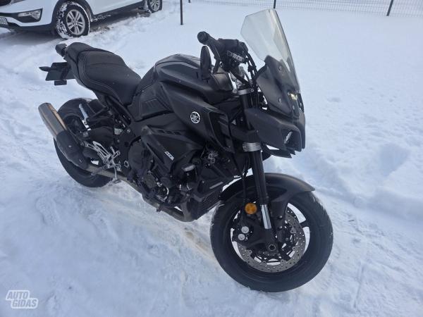 Black Yamaha MT 10 2016 in Panevezys, with an engine capacity of 1.00 L and mileage of 26 thousand km for 7000 €, photo 5 on AUTOMOTO.COM.LV
