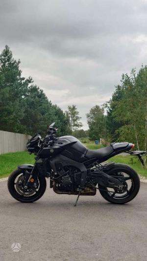 Black Yamaha MT 10 2023 in Vilnius, with an engine capacity of 1.00 L and mileage of 3 thousand km for 10999 €, photo 6 on AUTOMOTO.COM.LV