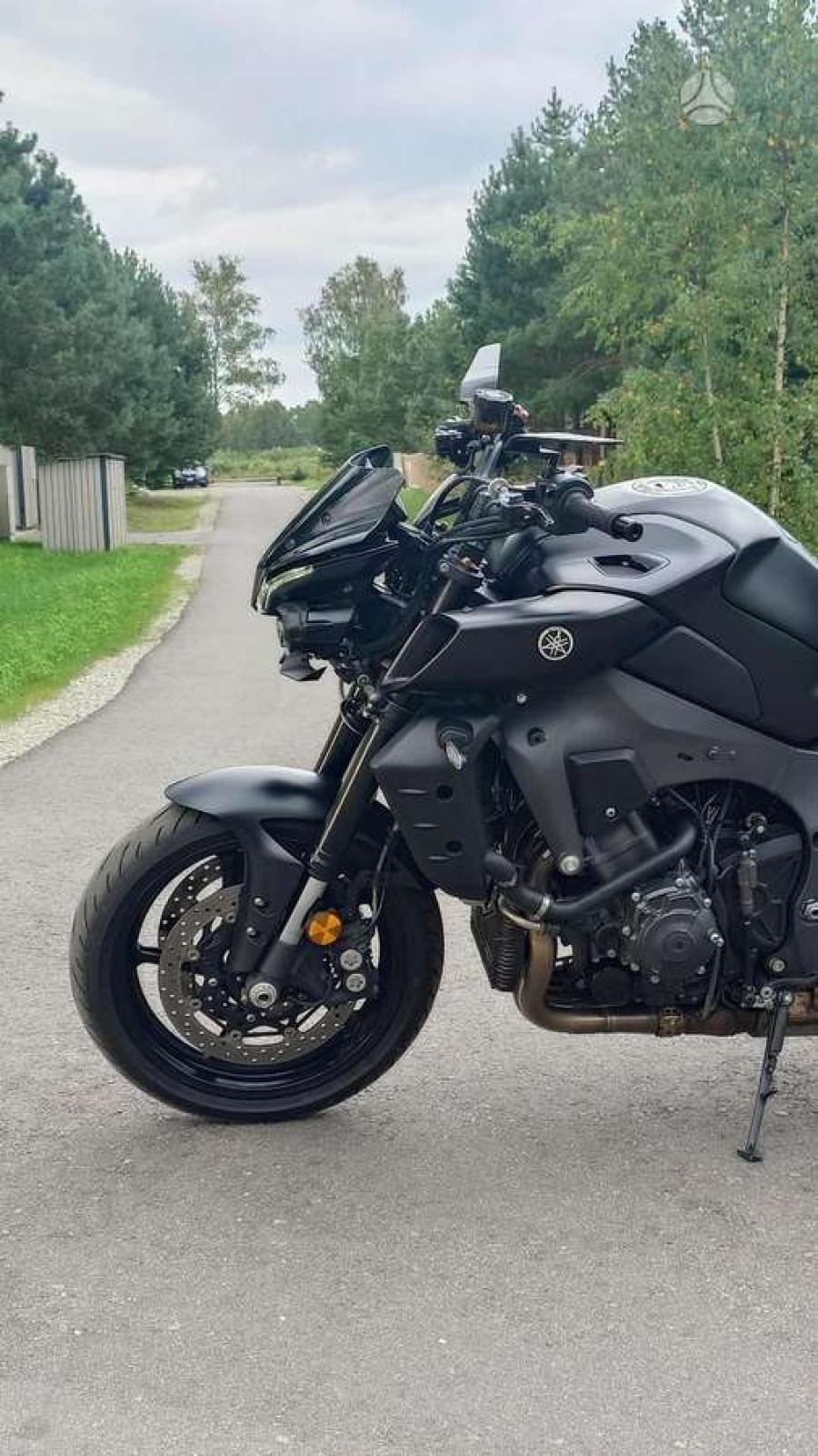 Black Yamaha MT 10 2023 in Vilnius, with an engine capacity of 1.00 L and mileage of 3 thousand km for 10999 €, photo 7 on AUTOMOTO.COM.LV