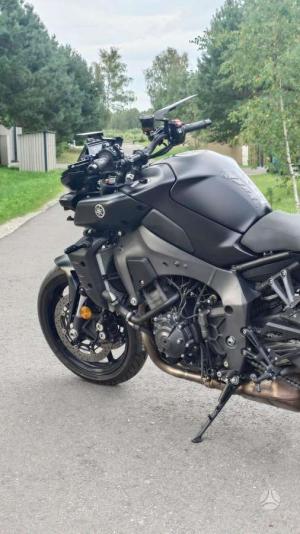 Black Yamaha MT 10 2023 in Vilnius, with an engine capacity of 1.00 L and mileage of 3 thousand km for 10999 €, photo 9 on AUTOMOTO.COM.LV