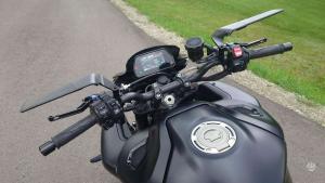 Black Yamaha MT 10 2023 in Vilnius, with an engine capacity of 1.00 L and mileage of 3 thousand km for 10999 €, photo 10 on AUTOMOTO.COM.LV
