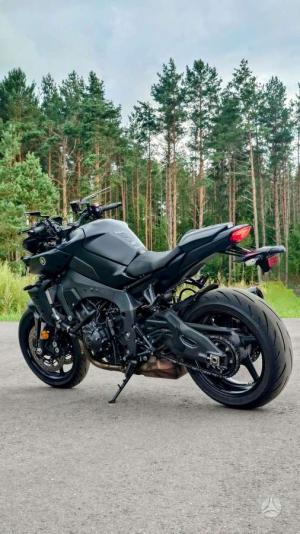 Black Yamaha MT 10 2023 in Vilnius, with an engine capacity of 1.00 L and mileage of 3 thousand km for 10999 €, photo 12 on AUTOMOTO.COM.LV