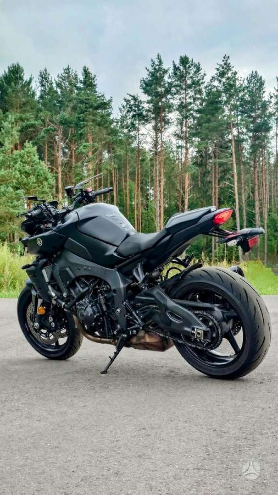 Black Yamaha MT 10 2023 in Vilnius, with an engine capacity of 1.00 L and mileage of 3 thousand km for 10999 €, photo 12 on AUTOMOTO.COM.LV