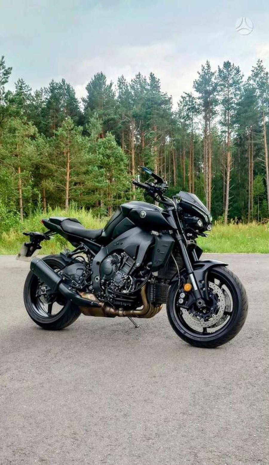 Black Yamaha MT 10 2023 in Vilnius, with an engine capacity of 1.00 L and mileage of 3 thousand km for 10999 €, photo 13 on AUTOMOTO.COM.LV