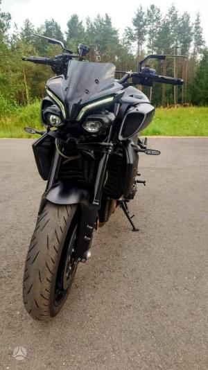 Black Yamaha MT 10 2023 in Vilnius, with an engine capacity of 1.00 L and mileage of 3 thousand km for 10999 €, photo 17 on AUTOMOTO.COM.LV