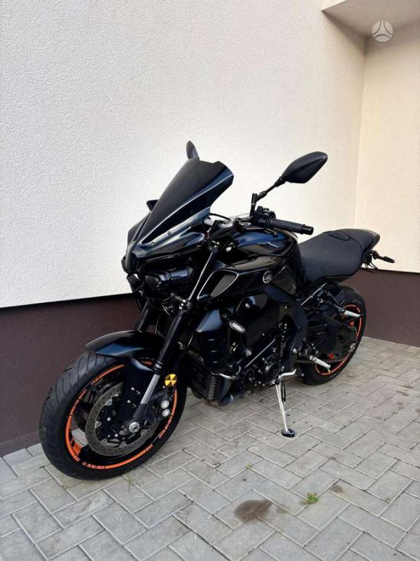 Melns Yamaha MT 10 2023 Kauņa, ar dzinēja tilpumu 1.00 L un nobraukumu 18 tūkst. km par 9700 €, foto 3 vietnē AUTOMOTO.COM.LV