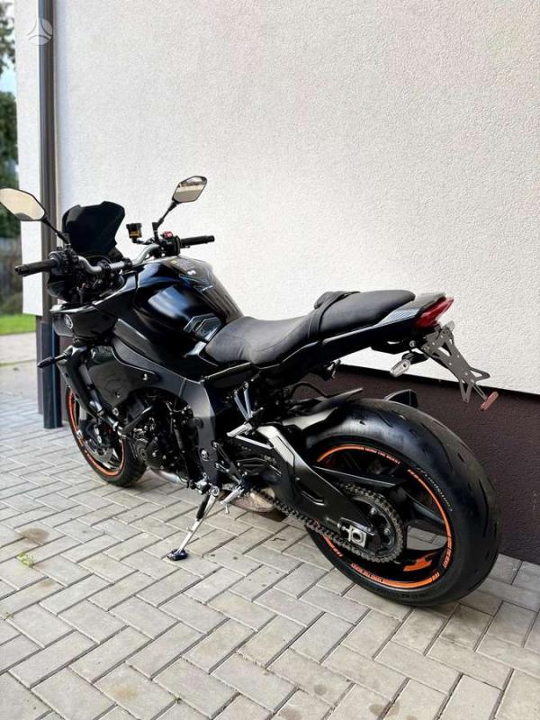 Melns Yamaha MT 10 2023 Kauņa, ar dzinēja tilpumu 1.00 L un nobraukumu 18 tūkst. km par 9700 €, foto 4 vietnē AUTOMOTO.COM.LV