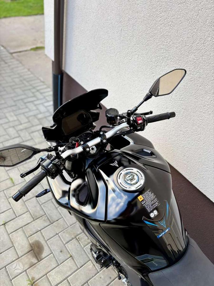 Melns Yamaha MT 10 2023 Kauņa, ar dzinēja tilpumu 1.00 L un nobraukumu 18 tūkst. km par 9700 €, foto 7 vietnē AUTOMOTO.COM.LV