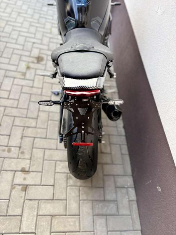 Melns Yamaha MT 10 2023 Kauņa, ar dzinēja tilpumu 1.00 L un nobraukumu 18 tūkst. km par 9700 €, foto 10 vietnē AUTOMOTO.COM.LV