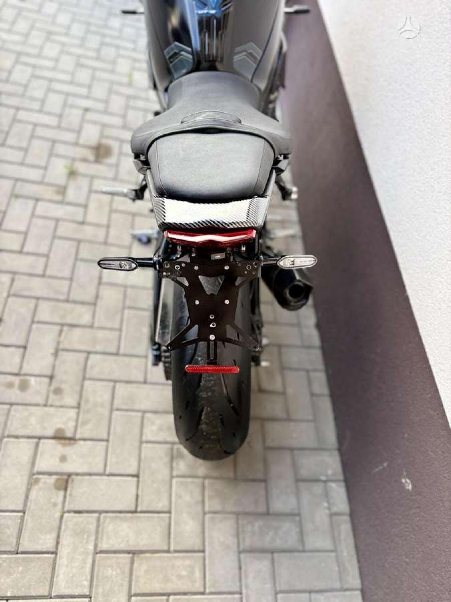 Melns Yamaha MT 10 2023 Kauņa, ar dzinēja tilpumu 1.00 L un nobraukumu 18 tūkst. km par 9700 €, foto 10 vietnē AUTOMOTO.COM.LV