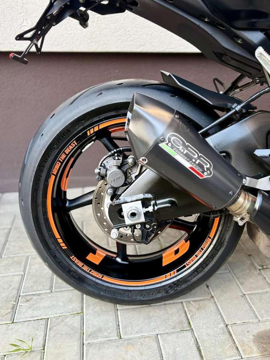 Melns Yamaha MT 10 2023 Kauņa, ar dzinēja tilpumu 1.00 L un nobraukumu 18 tūkst. km par 9700 €, foto 16 vietnē AUTOMOTO.COM.LV