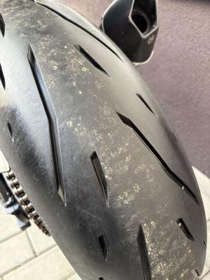 Melns Yamaha MT 10 2023 Kauņa, ar dzinēja tilpumu 1.00 L un nobraukumu 18 tūkst. km par 9700 €, foto 17 vietnē AUTOMOTO.COM.LV