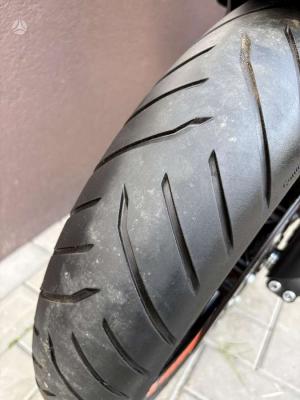 Melns Yamaha MT 10 2023 Kauņa, ar dzinēja tilpumu 1.00 L un nobraukumu 18 tūkst. km par 9700 €, foto 18 vietnē AUTOMOTO.COM.LV