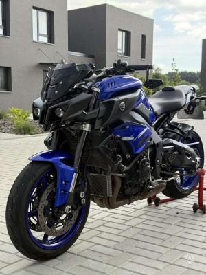 Blue Yamaha MT 10 2016 in Kaunas, with an engine capacity of 1.00 L and mileage of 28 thousand km for 8500 €, photo 3 on AUTOMOTO.COM.LV