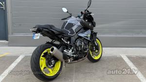 Pelēks Yamaha MT 10 2016 Tallina, ar dzinēja tilpumu 1.00 L un nobraukumu 29 tūkst. km par 9499 €, foto 4 vietnē AUTOMOTO.COM.LV
