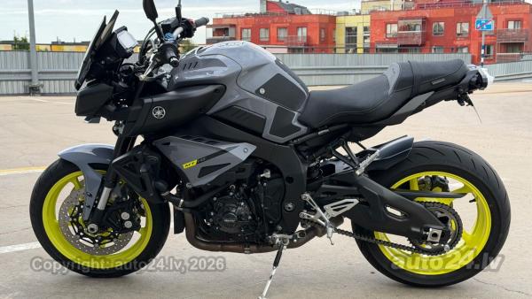 Grey Yamaha MT 10 2016 in Tallinn, with an engine capacity of 1.00 L and mileage of 29 thousand km for 9499 €, photo 6 on AUTOMOTO.COM.LV