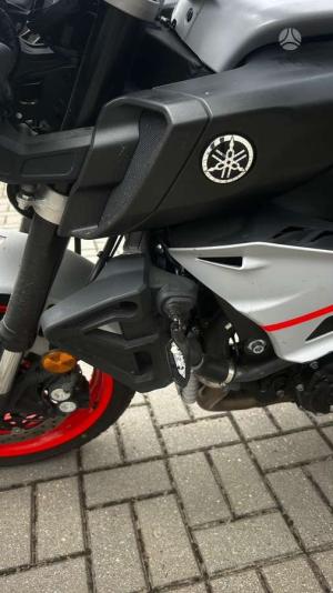 Grey Yamaha MT 10 2021 in Marijampole, with an engine capacity of 1.00 L and mileage of 13 thousand km for 3500 €, photo 4 on AUTOMOTO.COM.LV