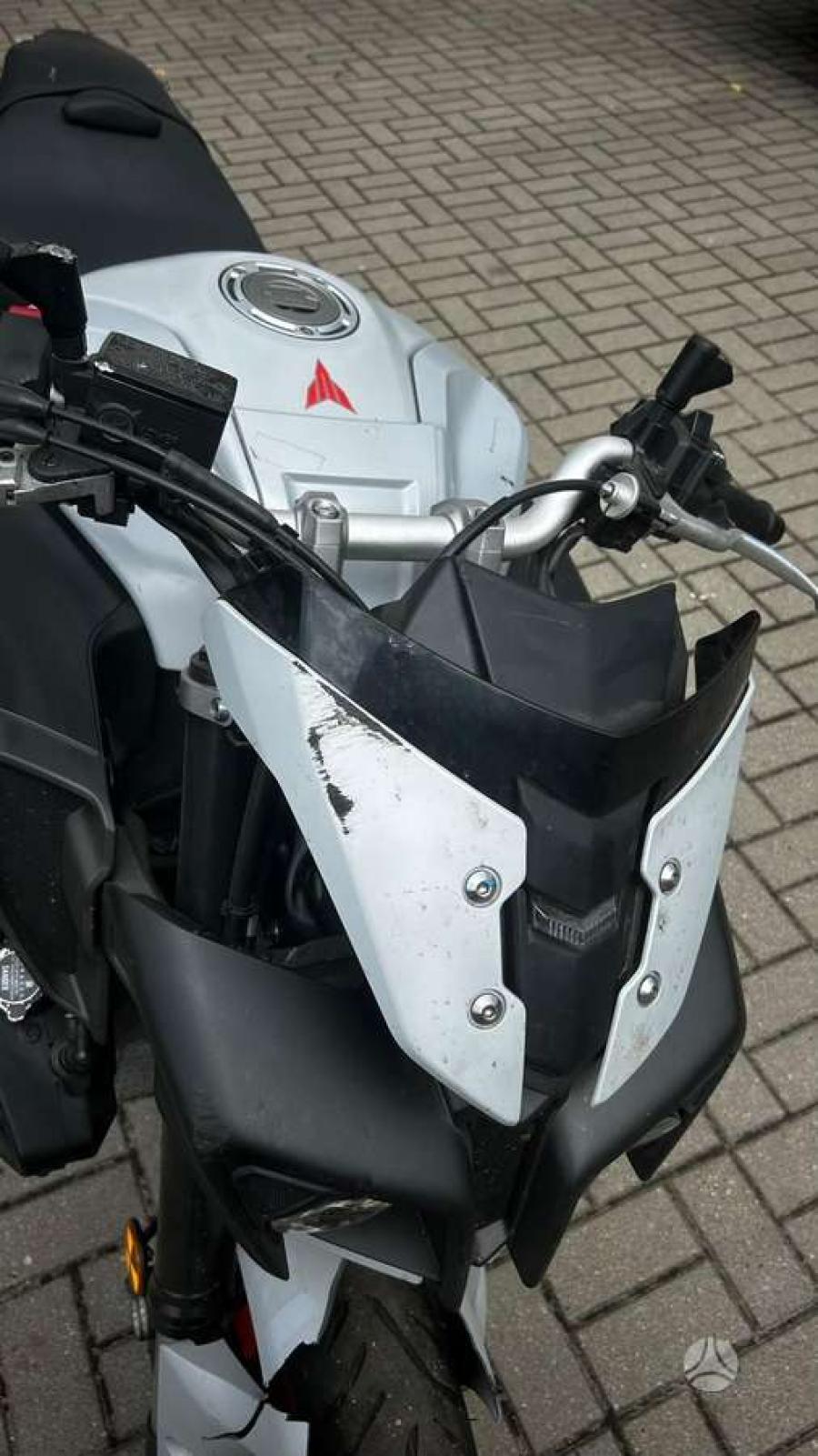 Grey Yamaha MT 10 2021 in Marijampole, with an engine capacity of 1.00 L and mileage of 13 thousand km for 3500 €, photo 6 on AUTOMOTO.COM.LV