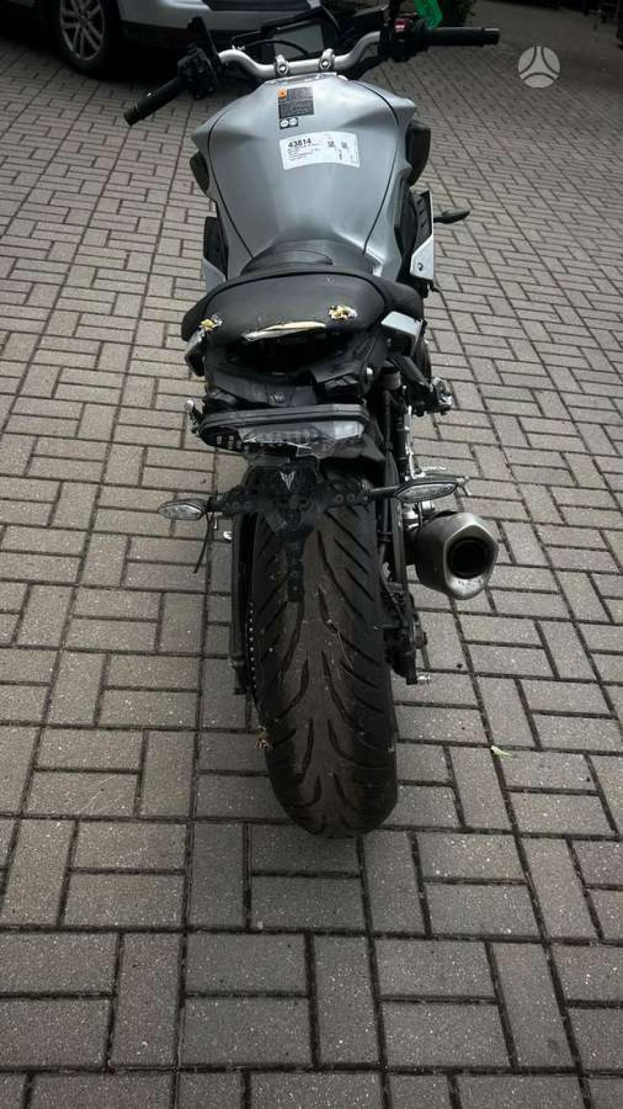 Grey Yamaha MT 10 2021 in Marijampole, with an engine capacity of 1.00 L and mileage of 13 thousand km for 3500 €, photo 9 on AUTOMOTO.COM.LV