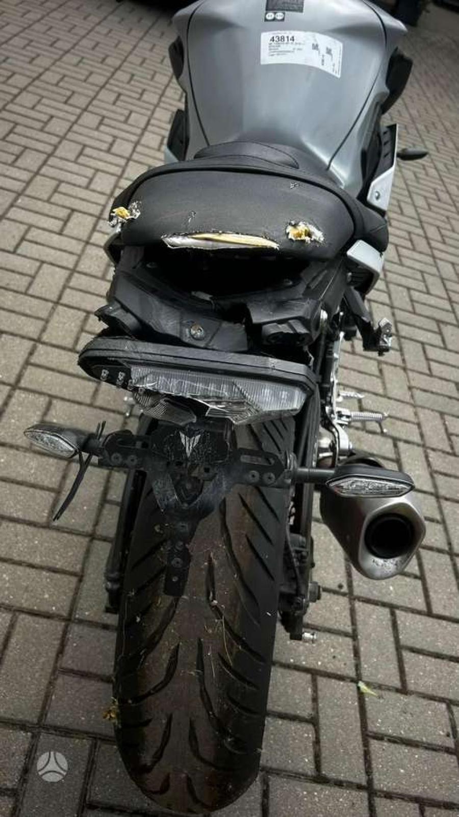 Grey Yamaha MT 10 2021 in Marijampole, with an engine capacity of 1.00 L and mileage of 13 thousand km for 3500 €, photo 10 on AUTOMOTO.COM.LV