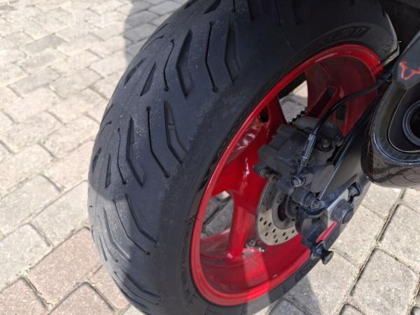 Yamaha MT 10 2010 Ventspils, ar dzinēja tilpumu 1.00 L un nobraukumu 0 tūkst. km par 10000 €, foto 9 vietnē AUTOMOTO.COM.LV