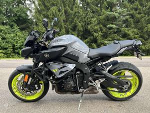 Yamaha MT 10 2016 in Telschi, with an engine capacity of 1.00 L and mileage of 19 thousand km for 8800 €, photo 3 on AUTOMOTO.COM.LV