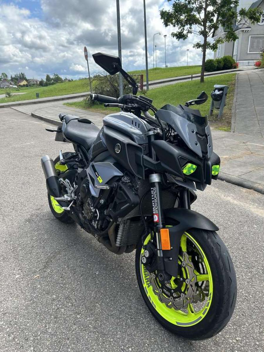 Yamaha MT 10 2016 in Telschi, with an engine capacity of 1.00 L and mileage of 19 thousand km for 8800 €, photo 4 on AUTOMOTO.COM.LV