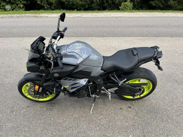 Yamaha MT 10 2016 in Telschi, with an engine capacity of 1.00 L and mileage of 19 thousand km for 8800 €, photo 4 on AUTOMOTO.COM.LV