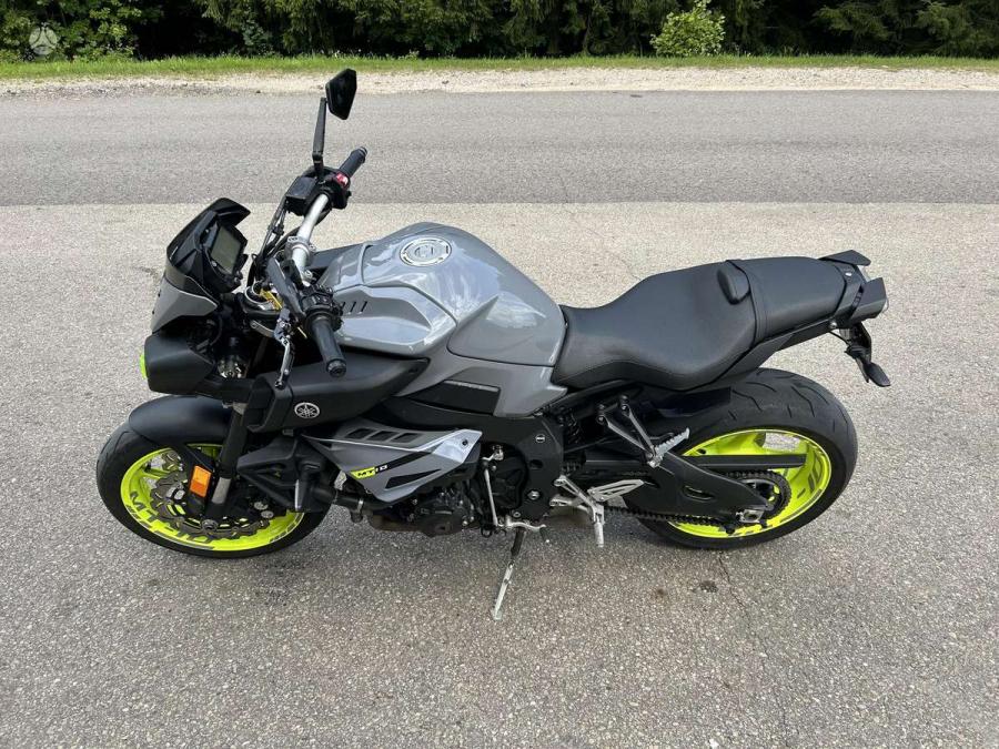 Yamaha MT 10 2016 in Telschi, with an engine capacity of 1.00 L and mileage of 19 thousand km for 8800 €, photo 5 on AUTOMOTO.COM.LV