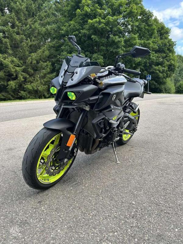 Yamaha MT 10 2016 in Telschi, with an engine capacity of 1.00 L and mileage of 19 thousand km for 8800 €, photo 6 on AUTOMOTO.COM.LV