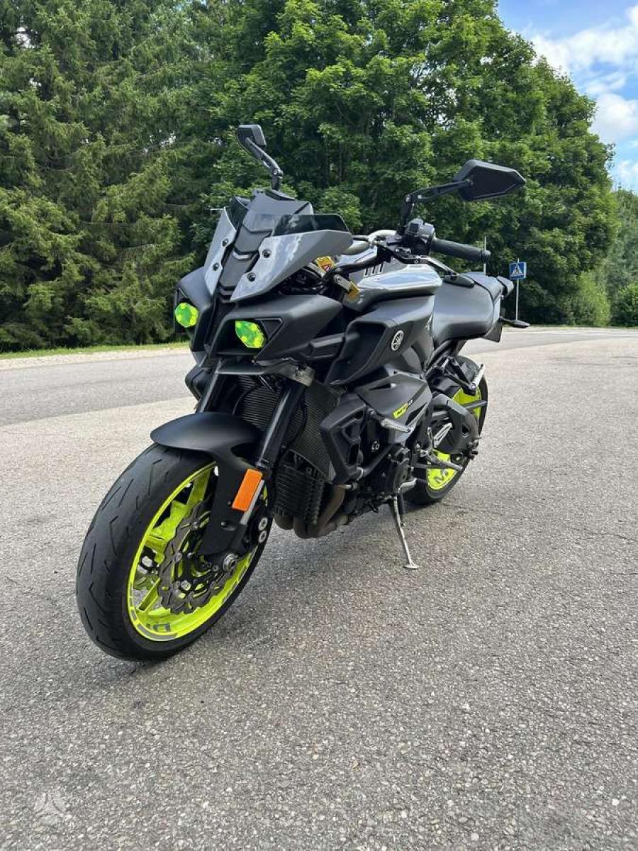 Yamaha MT 10 2016 in Telschi, with an engine capacity of 1.00 L and mileage of 19 thousand km for 8800 €, photo 7 on AUTOMOTO.COM.LV