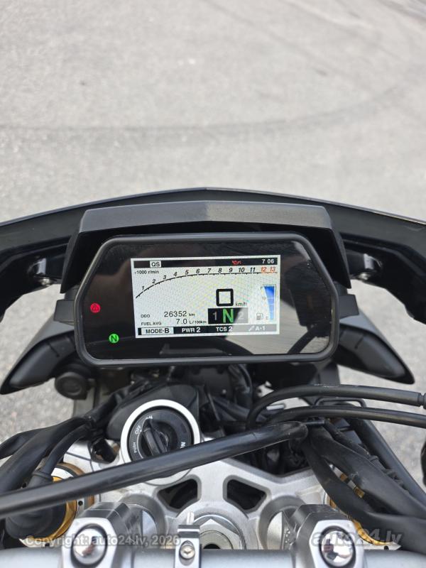 Yamaha MT 10 2018 Tallina vietnē Yamaha MT 10 2018 Tallina, ar dzinēja tilpumu 1.00 L un nobraukumu 26 tūkst. km par 10500 €, foto 7 vietnē AUTOMOTO.COM.LV