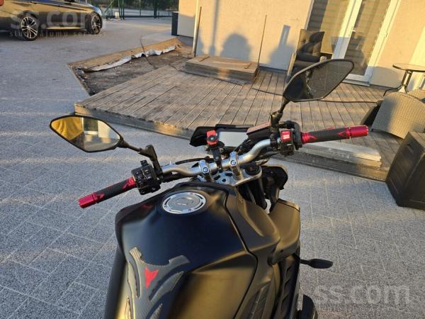 Yamaha MT 10 2019 in Riga, with an engine capacity of 1.00 L and mileage of 0 thousand km for 11100 €, photo 2 on AUTOMOTO.COM.LV