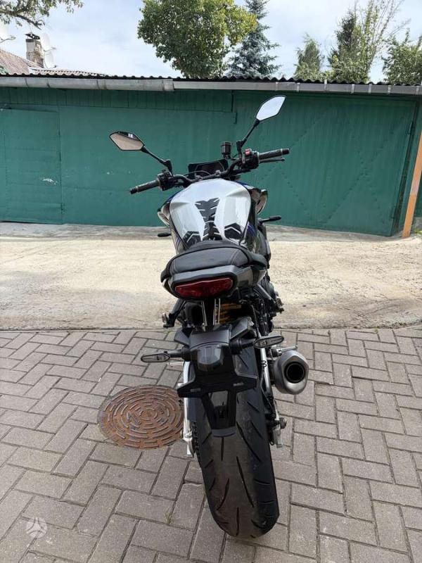 Ямаха MT 10 2023 в Вильнюс, объемом двигателя 1.00 л и пробегом 22 тыс. км за 11000 €, фото 5 на AUTOMOTO.COM.LV