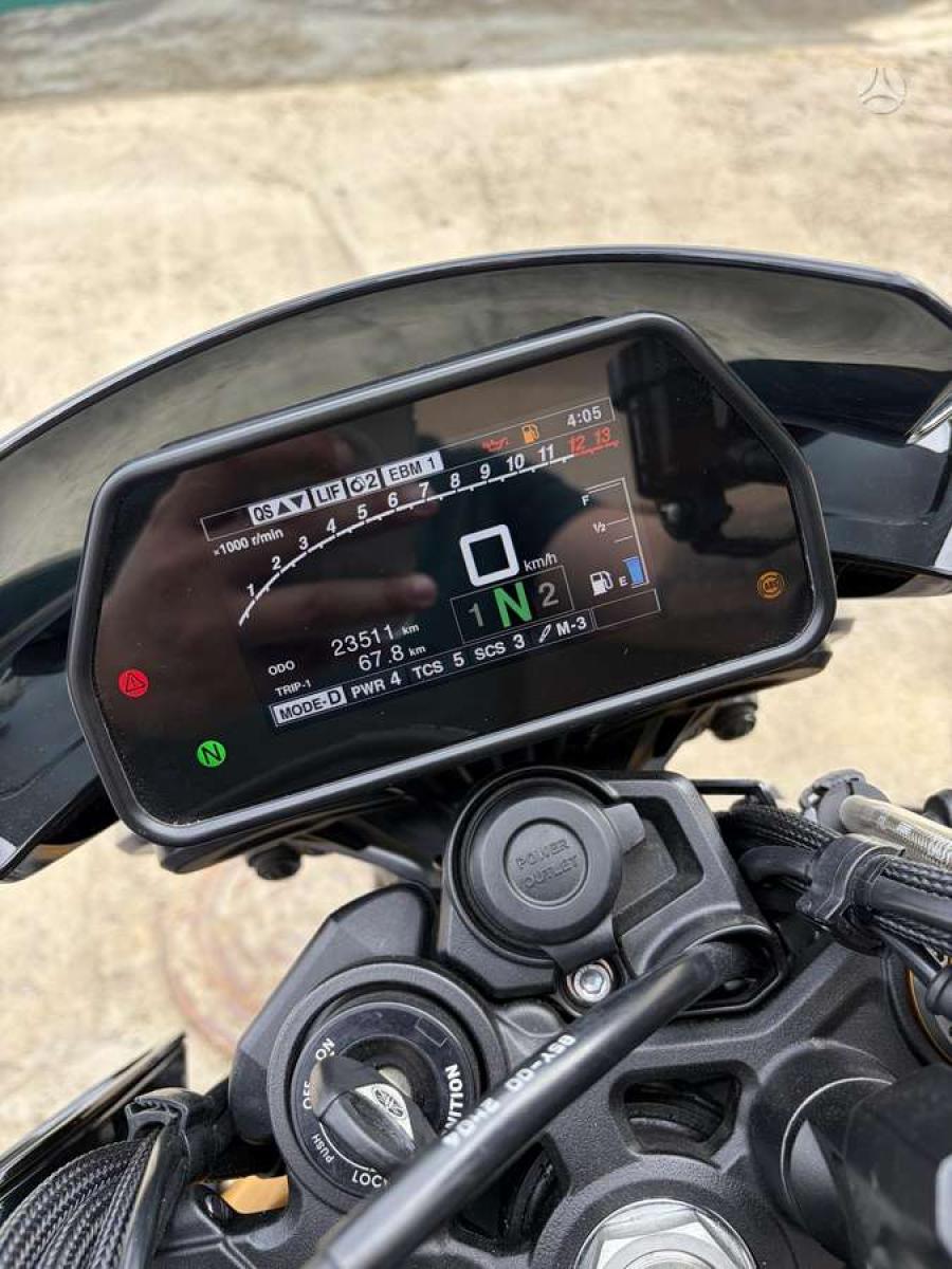 Yamaha MT 10 2023 in Vilnius, with an engine capacity of 1.00 L and mileage of 22 thousand km for 11000 €, photo 9 on AUTOMOTO.COM.LV