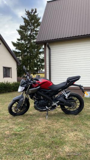 Melns Yamaha MT 125 2015 Rakvere, ar dzinēja tilpumu 0.13 L un nobraukumu 33 tūkst. km par 2500 €, foto  vietnē AUTOMOTO.COM.LV