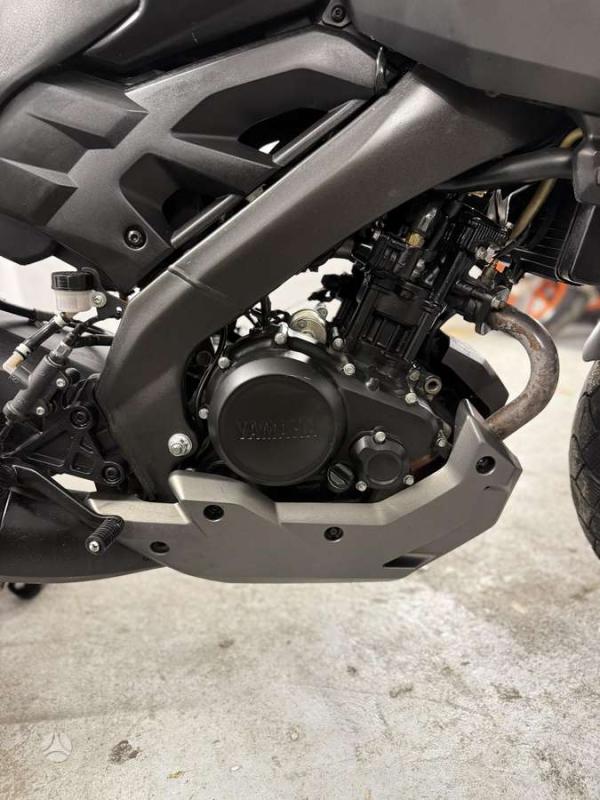 Black Yamaha MT 125 2015 in Vilkaviskis, with an engine capacity of 0.13 L and mileage of 25 thousand km for 2199 €, photo 6 on AUTOMOTO.COM.LV